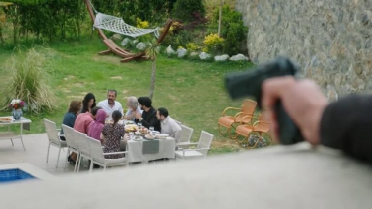 Przysięga odc. 826 i 827: Gulperi godzi się z ojcem! Kemal ratuje Narin! Nieznany sprawca ...